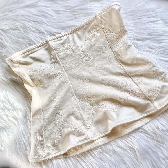 Flexees | Intimates & Sleepwear | Flexees Cream Lace Corset Shapewear ...